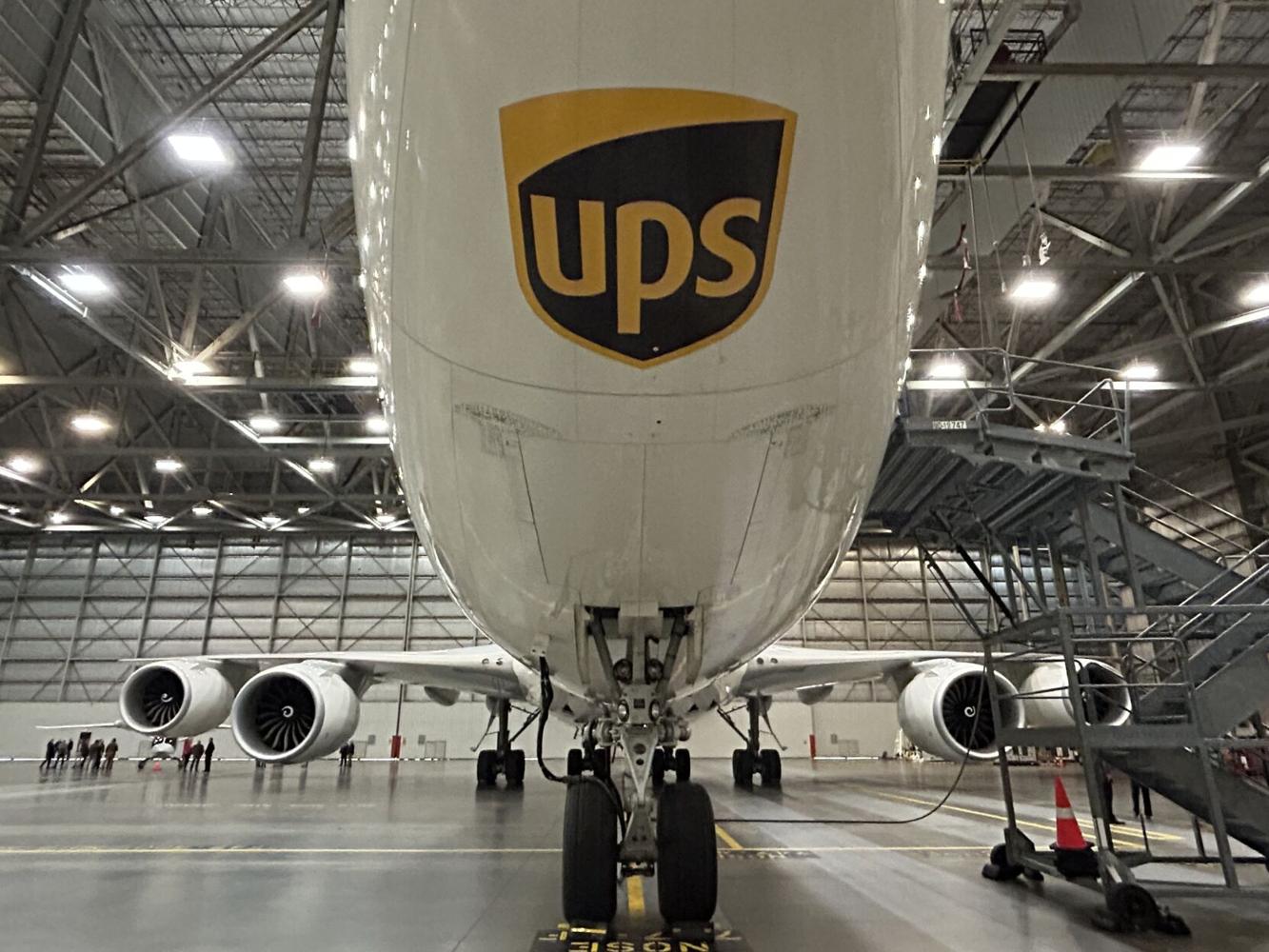 UPS pilots offered early retirement buyouts | Business | wdrb.com