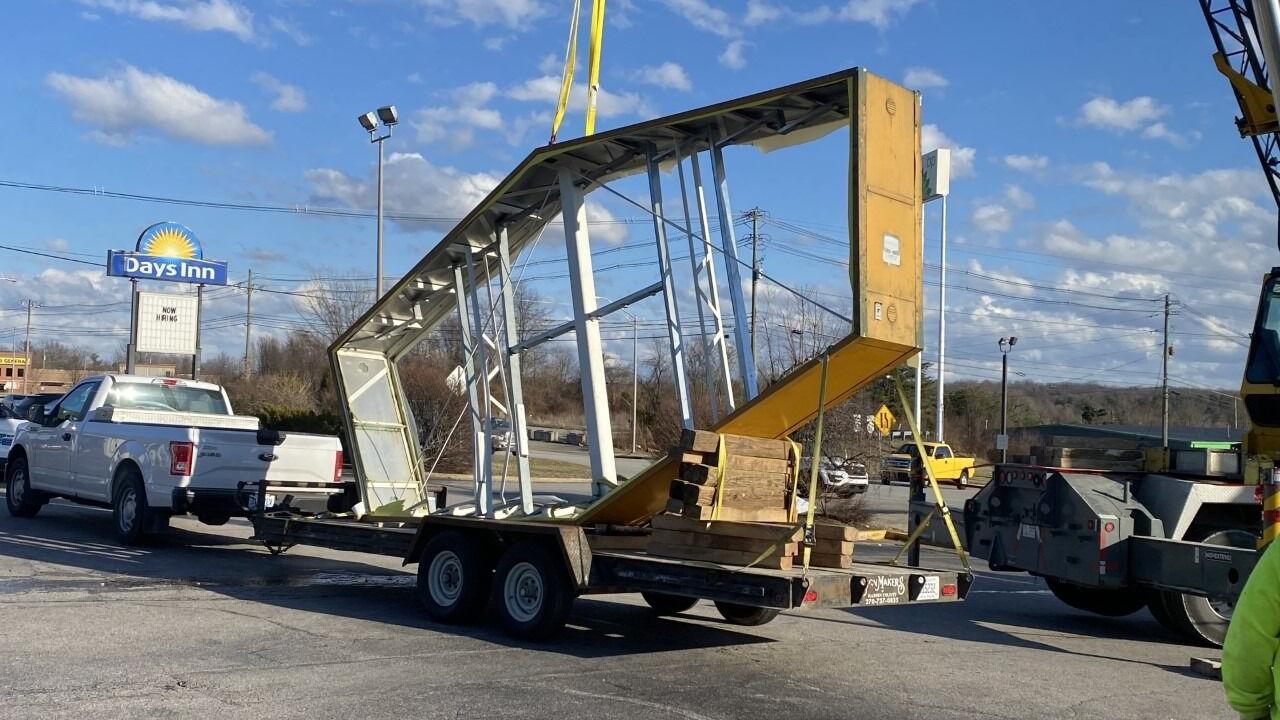 Settlement reached in tragic Denny's sign accident that killed Kentucky ...