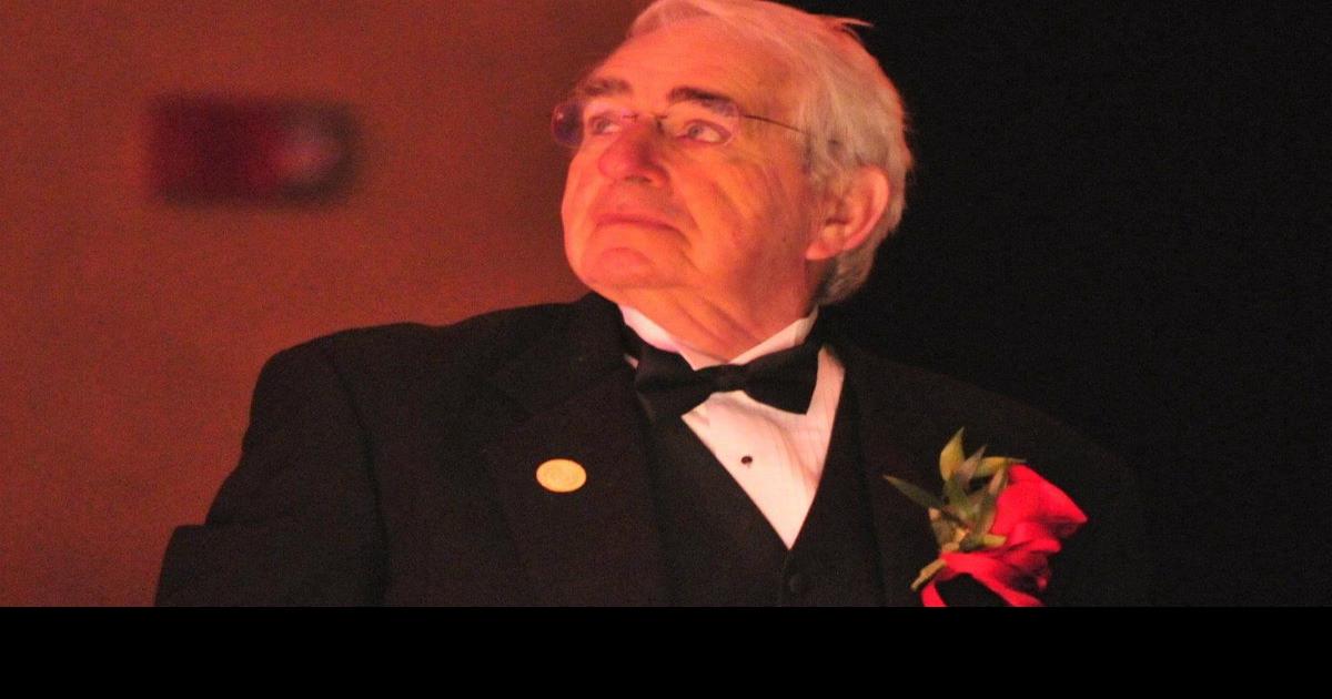Gov. Holcomb directs flags to be flown at half-staff in Floyd County ...