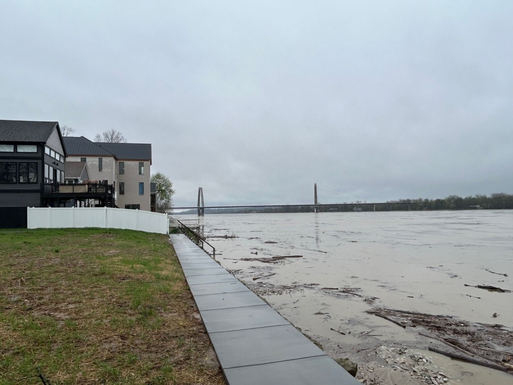 Utica residents evacuate as Ohio River is set to flood dozens of ...