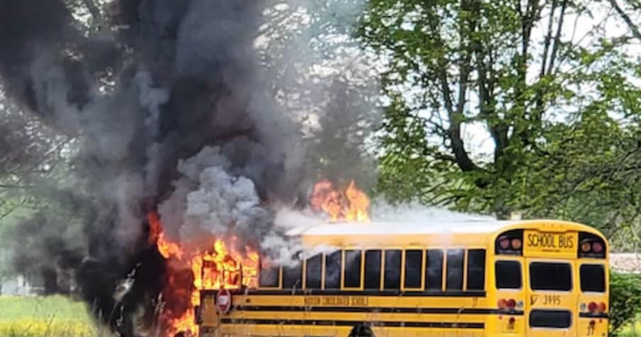 Southern Indiana school district praises actions of driver, students ...