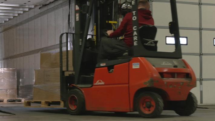 UPS donation drive delivers more than 9,000 pounds of food to Dare to ...