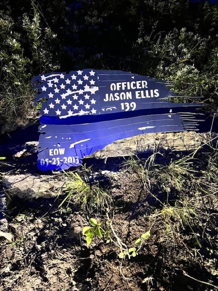 Memorial for murdered Bardstown Police Officer Jason Ellis vandalized ...