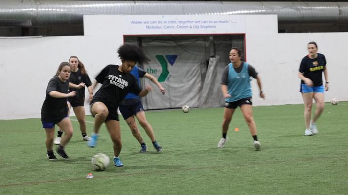 Former UofL women's soccer players start semi-professional indoor team ...