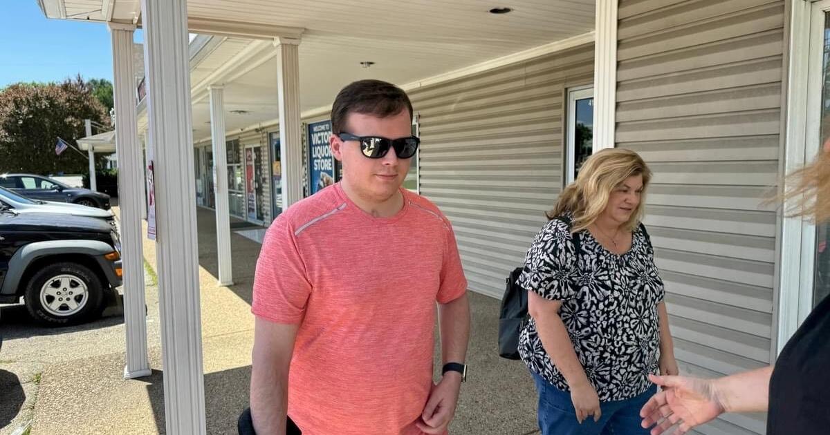 Family says Louisville officer Nick Wilt still has setbacks, but ...