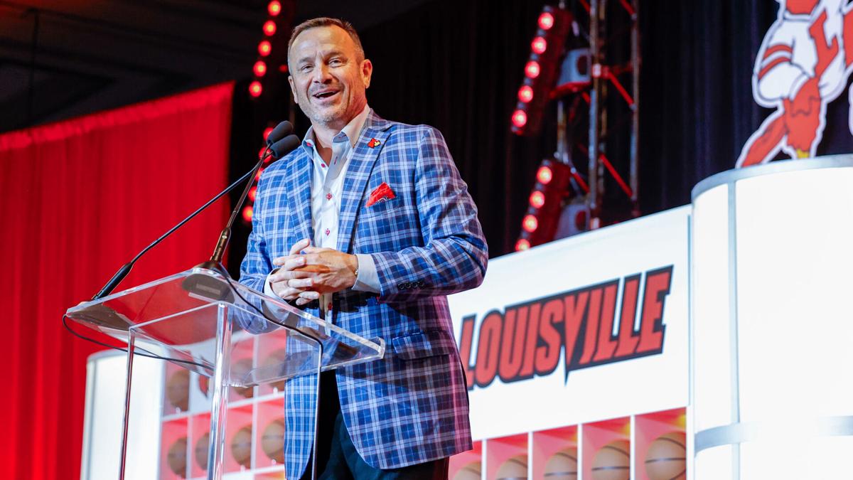 CRAWFORD | In packed ballroom, Louisville's Jeff Walz introduces a team ...