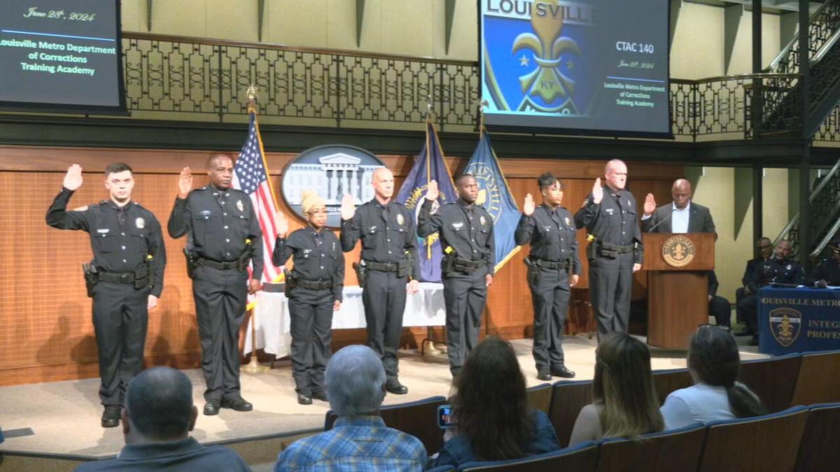 New class of corrections officers join ranks at Louisville's jail ...