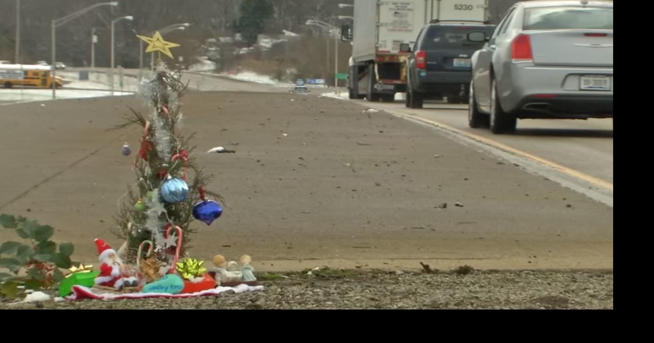 Little tree in Bullitt County spreading big holiday cheer | Local News ...