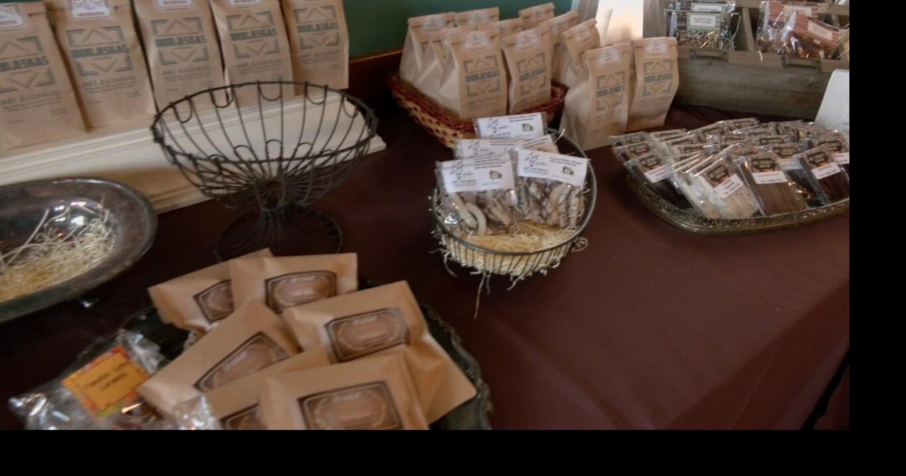 Louisville candy shop makes handmade treats ahead of Derby | Wdrb-video ...