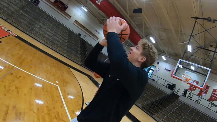 Southern Indiana basketball standout shatters backboard, father's ...