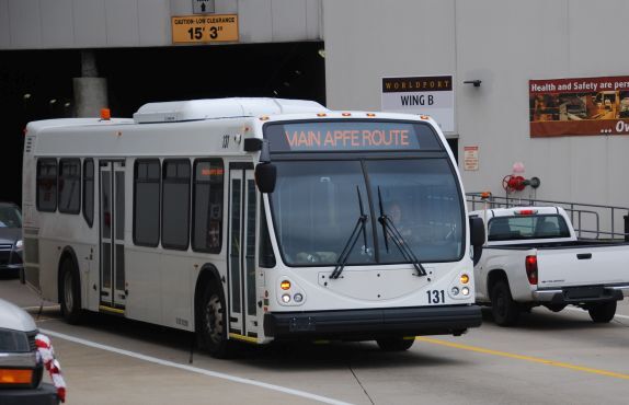 Shuttle drivers at UPS Worldport join Teamsters union | Business | wdrb.com