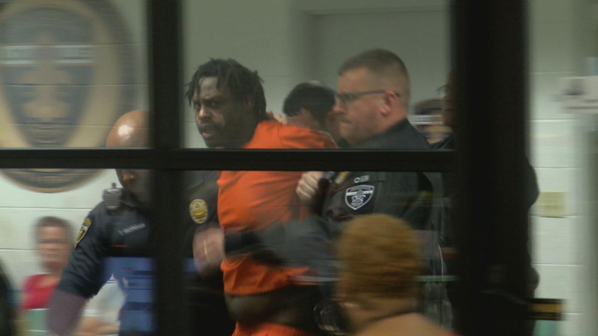 VIDEO | Louisville murder suspect has to be restrained, yells ...