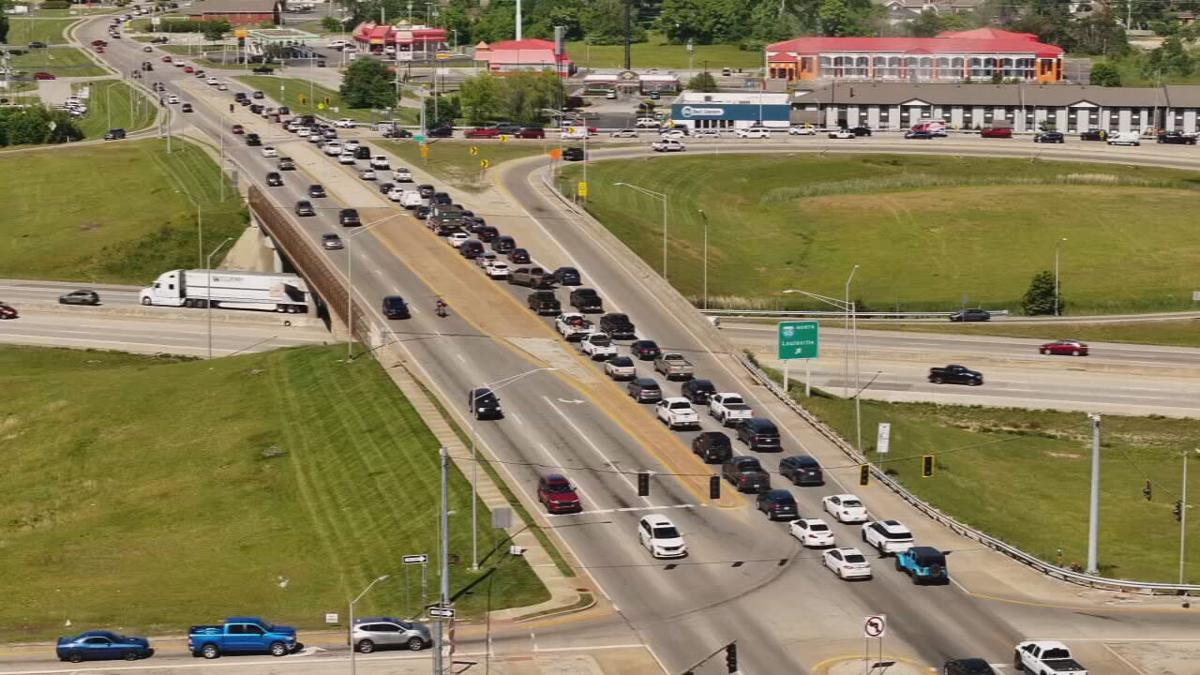Shepherdsville drivers stuck in growing traffic on Highway 44 | Local ...