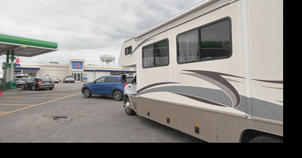 Travelers begin arriving to Indiana for Monday's total solar eclipse ...