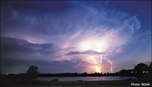 SEVERE WEATHER 101: What Is A Thunderstorm & What Percent Reaches ...
