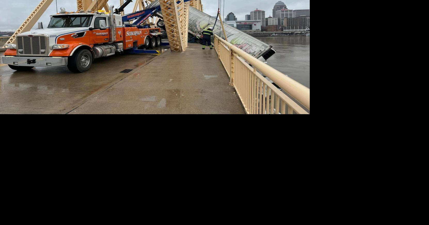 2nd Street Bridge partially reopens Saturday after 4-vehicle crash ...