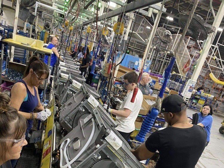 Appliance Park workers give emphatic 'No' to proposed labor contract ...