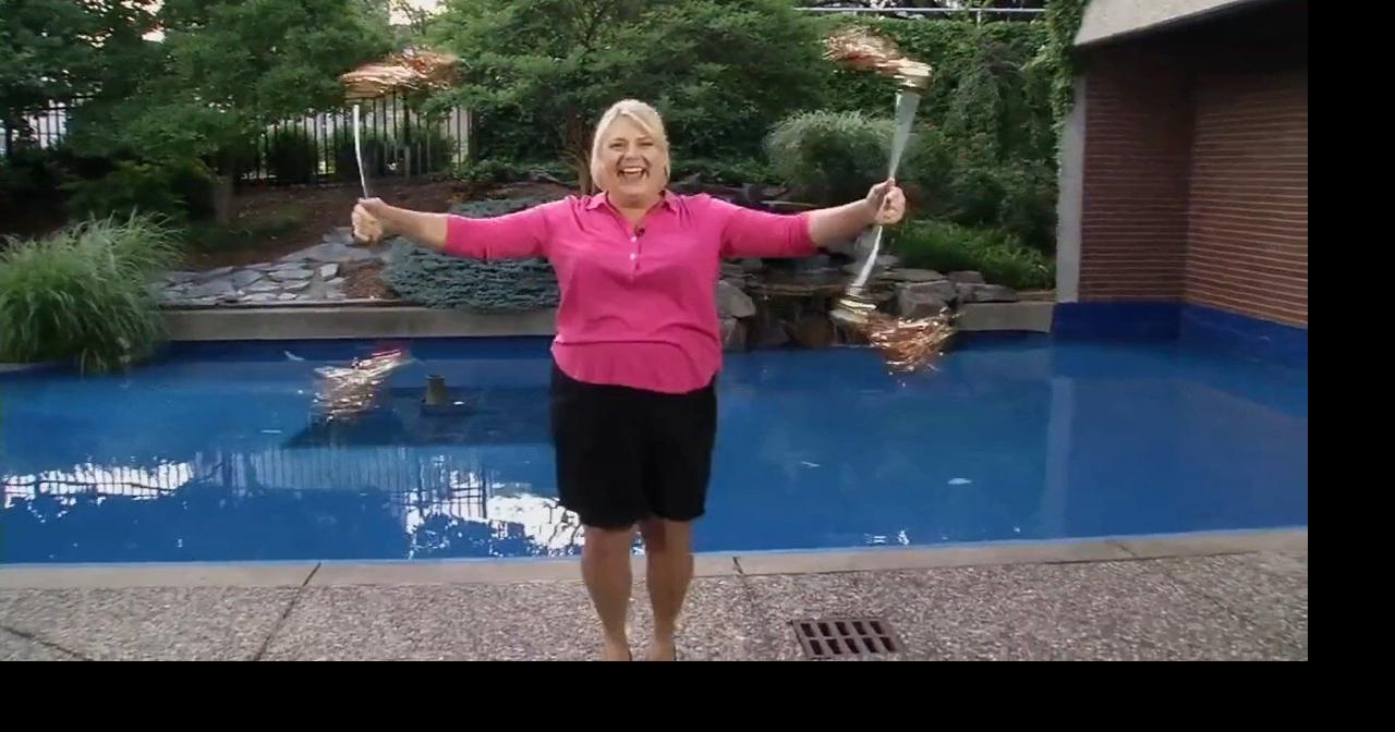 Traffic reporter Kim Stevens shows off her majorette skills | Wdrb ...