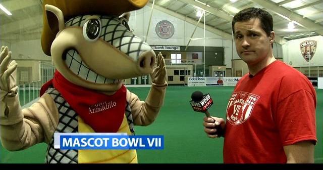 Photojournalist Eric Edwards recaps the 2014 Mascot Bowl | News | wdrb.com