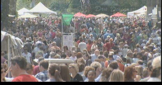 Thousands attend Cherokee Triangle Art Fair | News from WDRB | wdrb.com