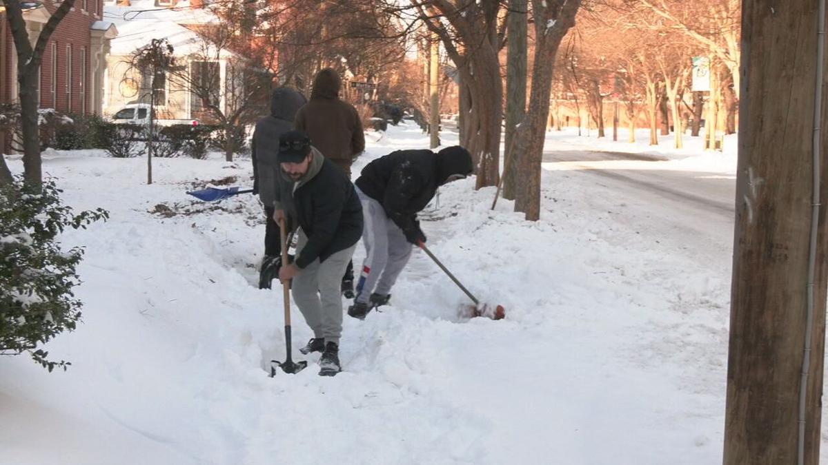 Louisville doctors urge parents to limit kids’ time outside in extreme ...