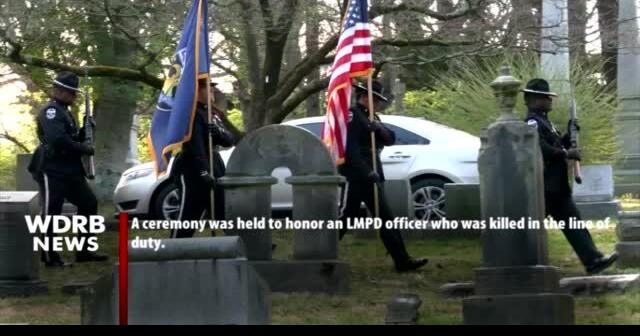 LMPD holds graveside remembrance ceremony for fallen officer Peter ...