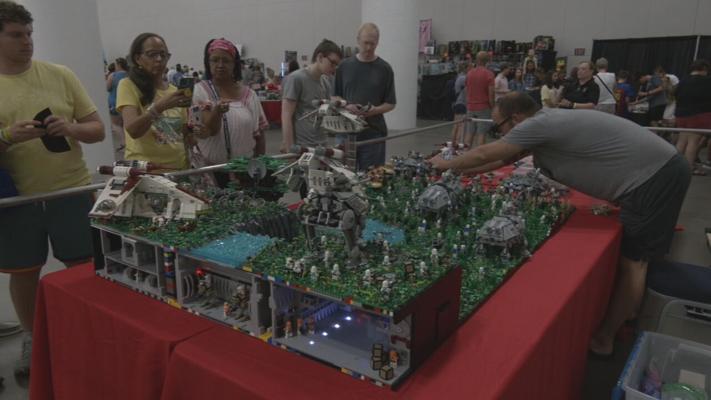 Louisville Brick Convention features Lego displays, professional ...