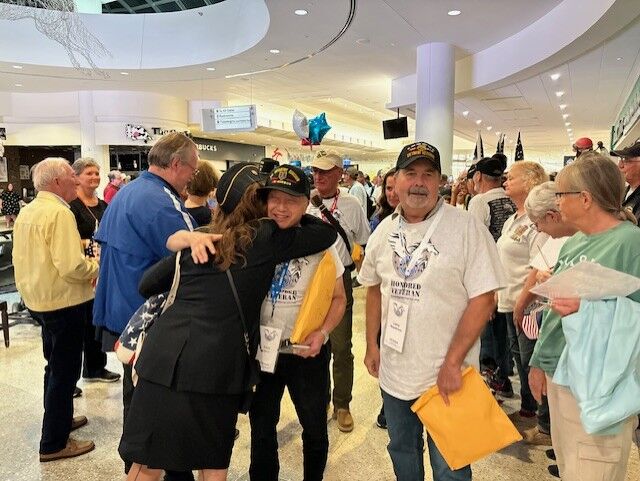 Valerie Chinn joins her dad, a Vietnam veteran, on Honor Flight to ...