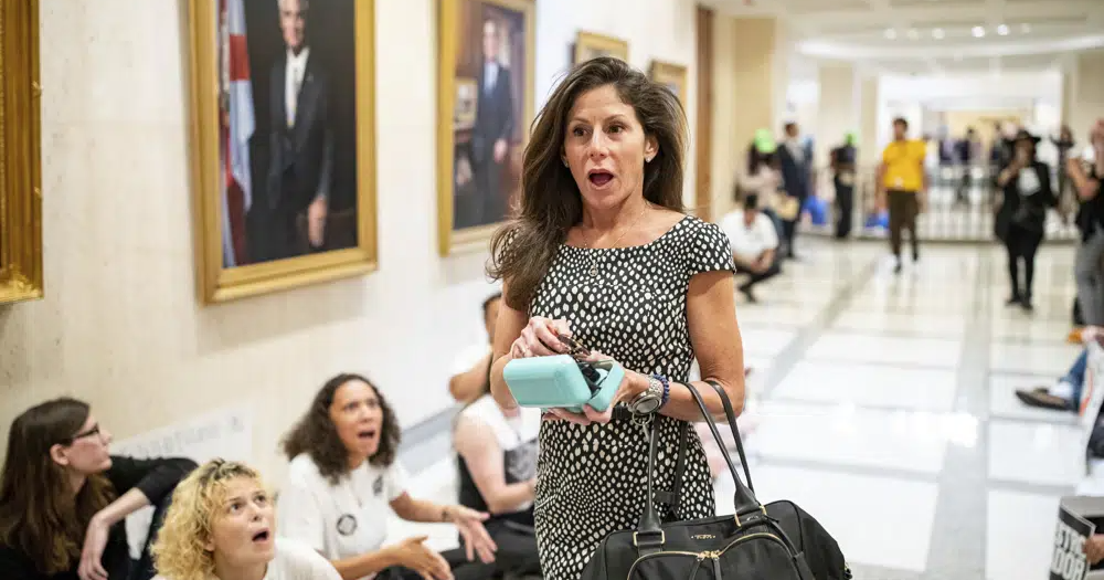 Laura DiBella | | wdrb.com