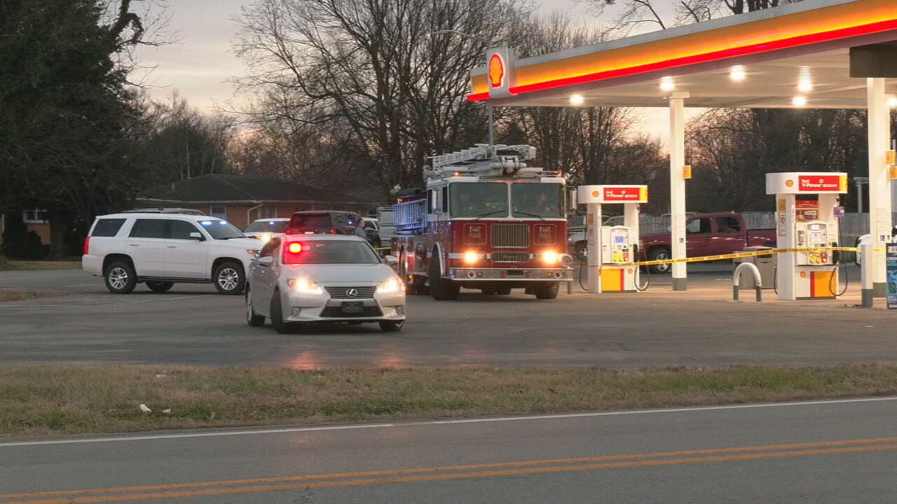 Sheriff's deputies fatally shoot 80-year-old man who pointed gun at ...