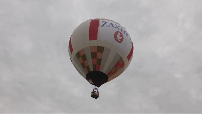 Hot air balloons soar above Louisville on Friday morning for KDF's ...