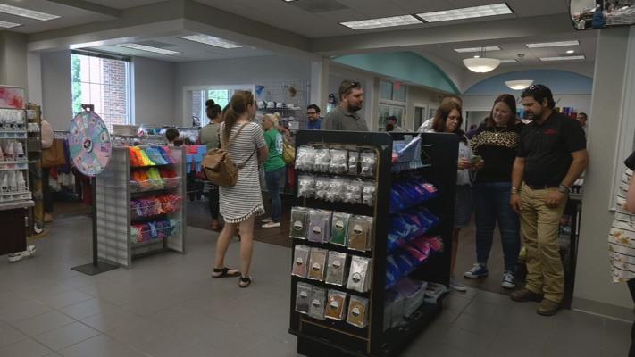 Southern Indiana craft store moves into new space in Jeffersonville ...