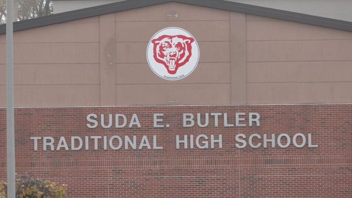 Louisville mother sues Butler High School, 2 security guards after son ...