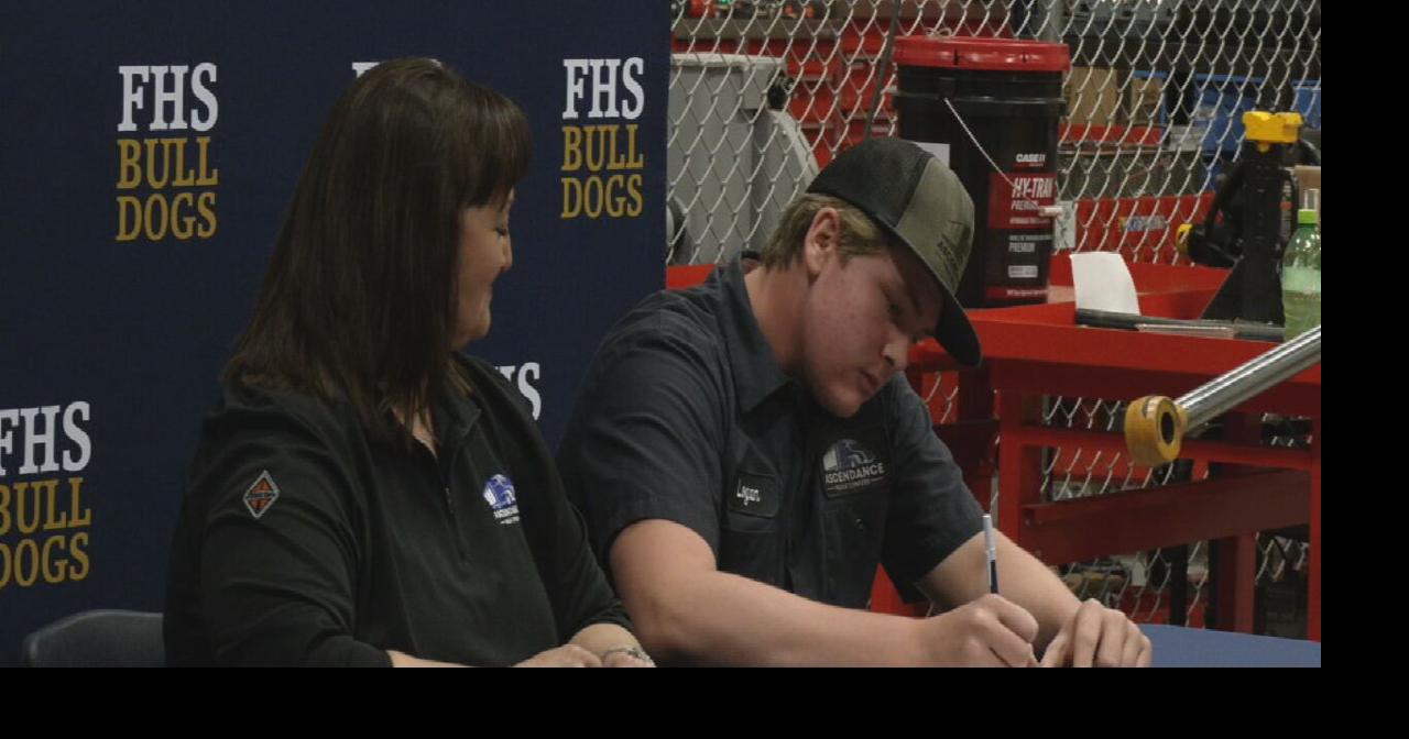 JCPS students graduate from tech pathway program, sign contracts for ...