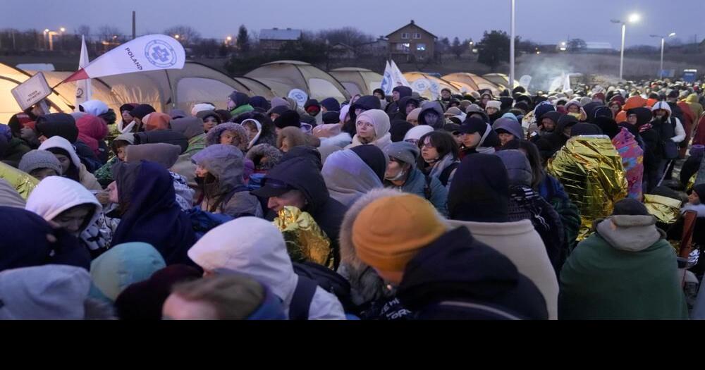 Ukrainian Refugees wait at Medyka, Poland border | | wdrb.com