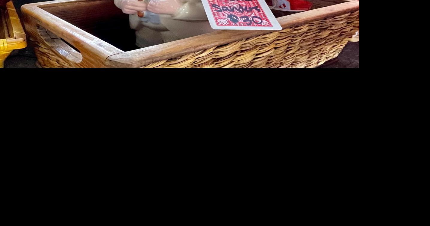 Fleur de Flea Vintage Market setting up outdoor market in downtown ...