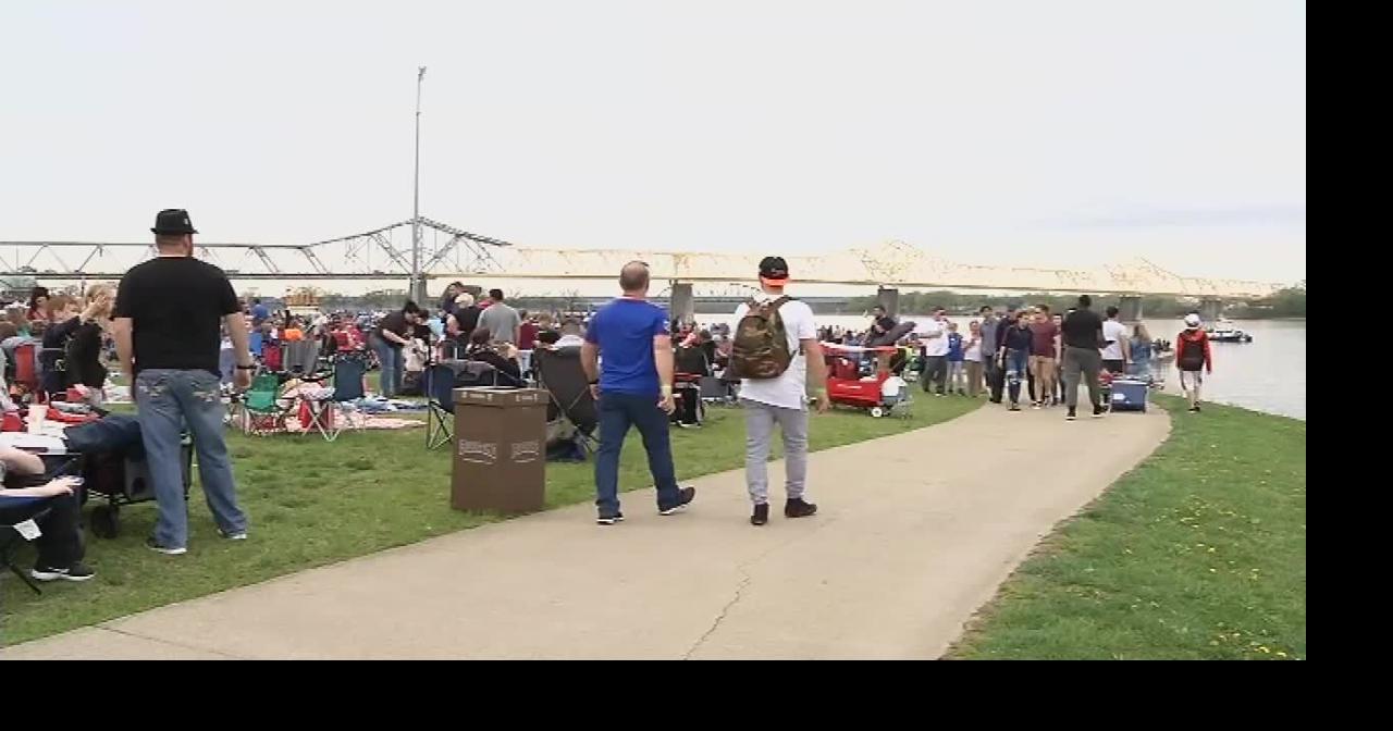 WDRB reporter Amanda Roberts shows us the preparations before Thunder ...