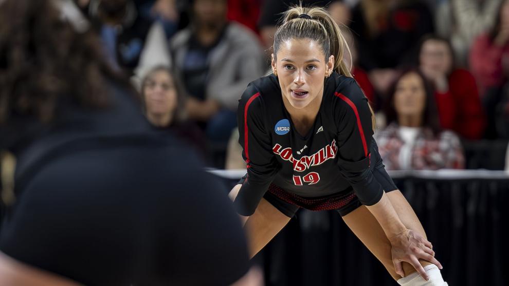 CRAWFORD | How Elena Scott's All-American abandon fueled Louisville's ...