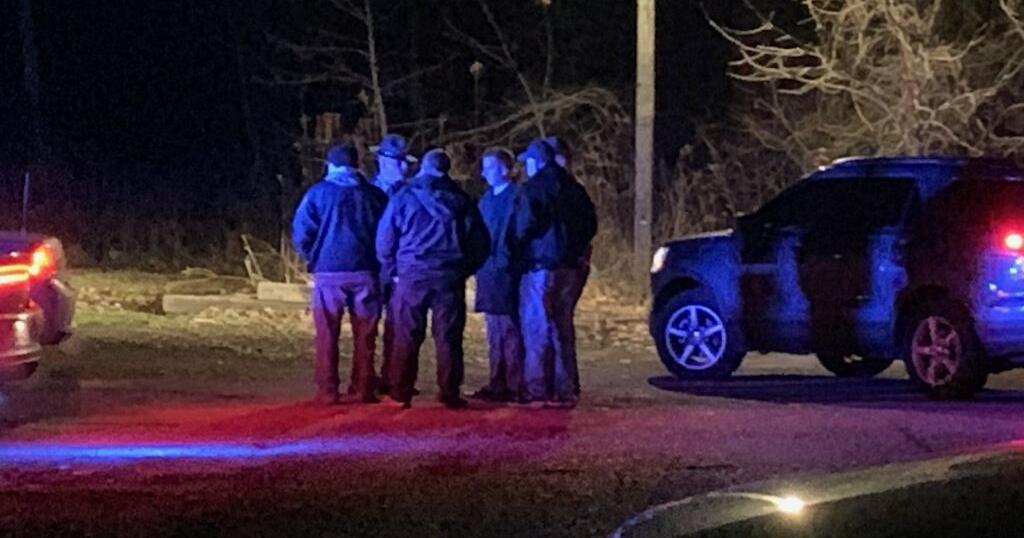 Radcliff Police shoot, injure knife-wielding man who reportedly charged ...