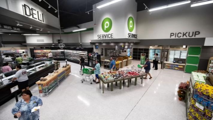 Customers wait in long lines as Publix opens its first Kentucky store in east Louisville ...
