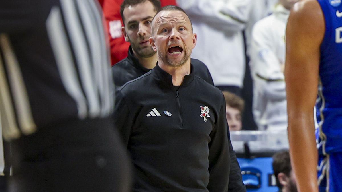 CRAWFORD | Louisville's season stopped suddenly -- Pat Kelsey's ...