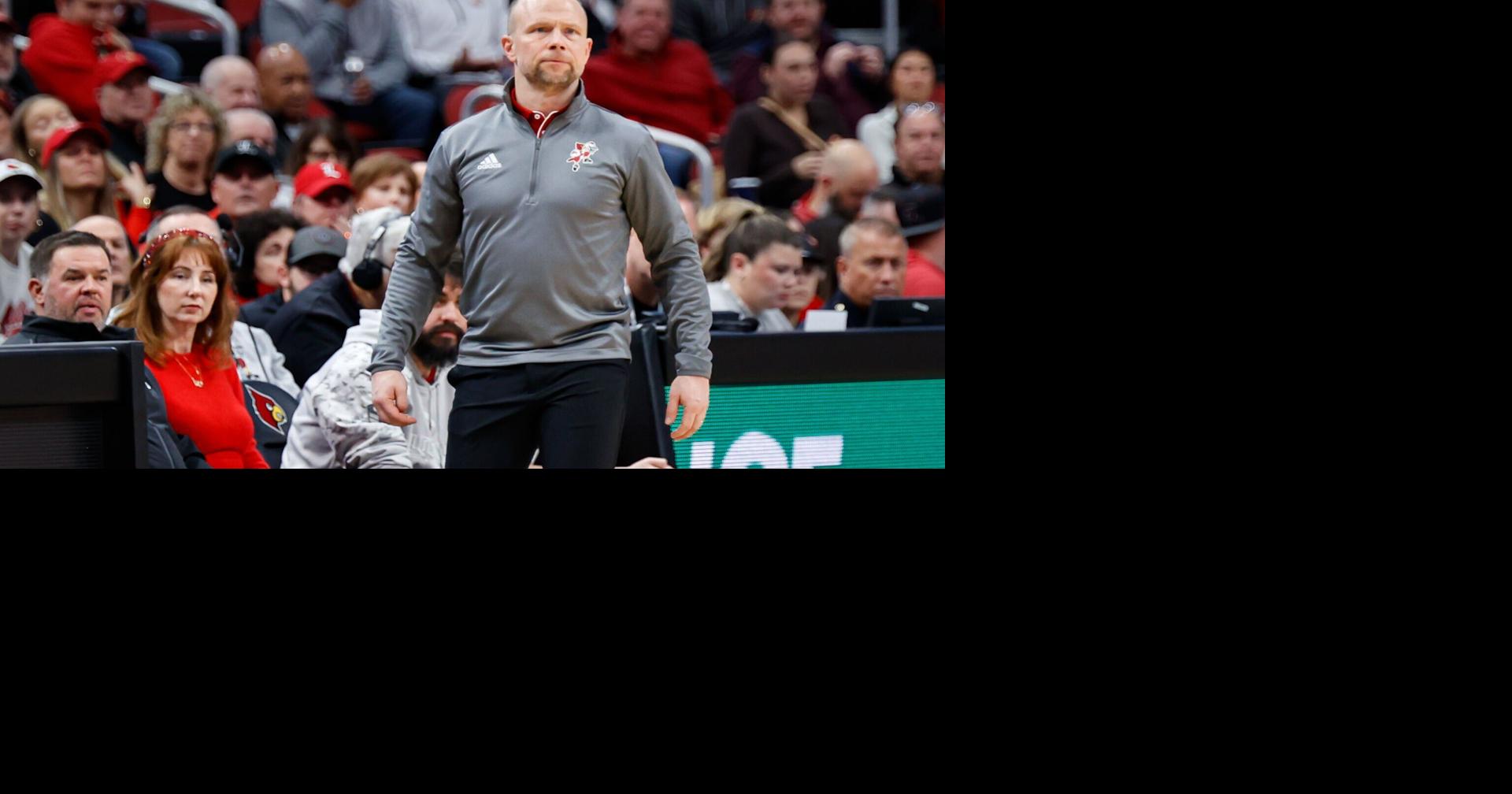 WATCH LIVE | Pat Kelsey speaks after Louisville defeats Eastern Kentucky | | wdrb.com