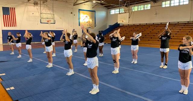 IMAGES | Candyce Clifft joins Oldham County High School cheer squad for ...