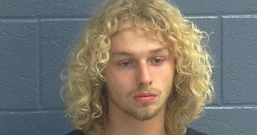 High-speed police pursuit near Corydon, Indiana ends with crash, arrest ...