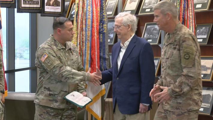 Sen. Mitch McConnell visits Fort Knox for award ceremony honoring ...