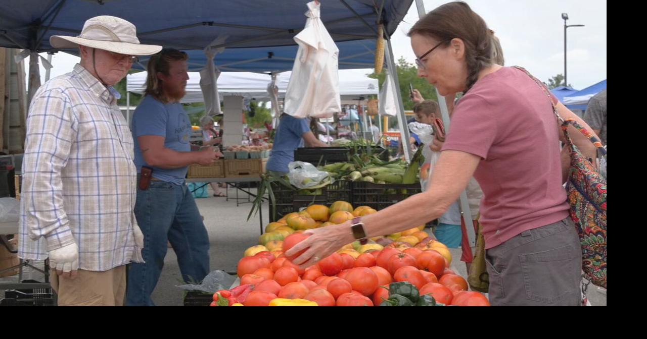 Farmers market program provides seniors with access to fresh food ...