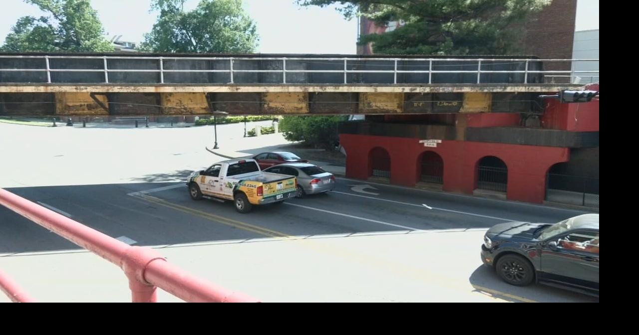 I-65 officials add signage, flashing lights to improve detour flow ...