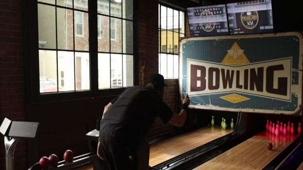 Vintage duckpin bowling alley opens in Madison, Indiana | Business ...