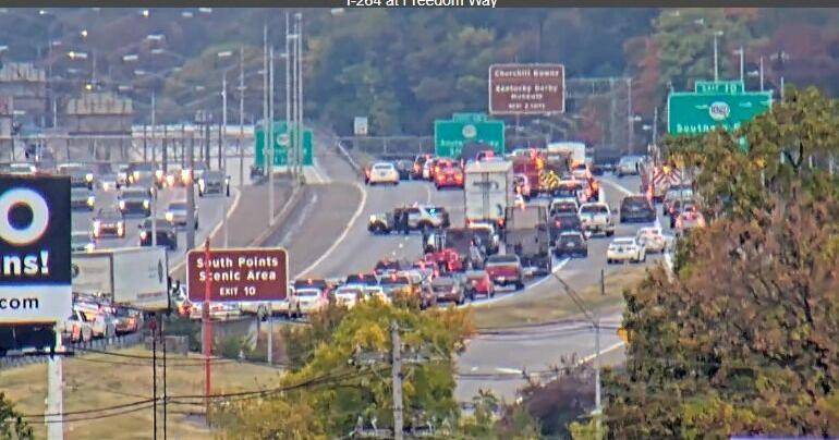 Louisville police looking for driver who fled scene of fatal crash on Watterson Expressway ...