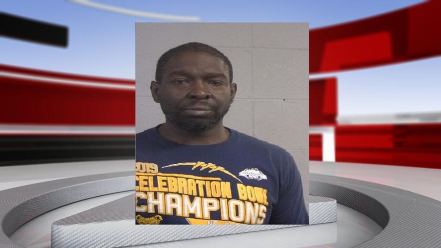 Louisville police say man arrested after carjacking, vehicle chase ...